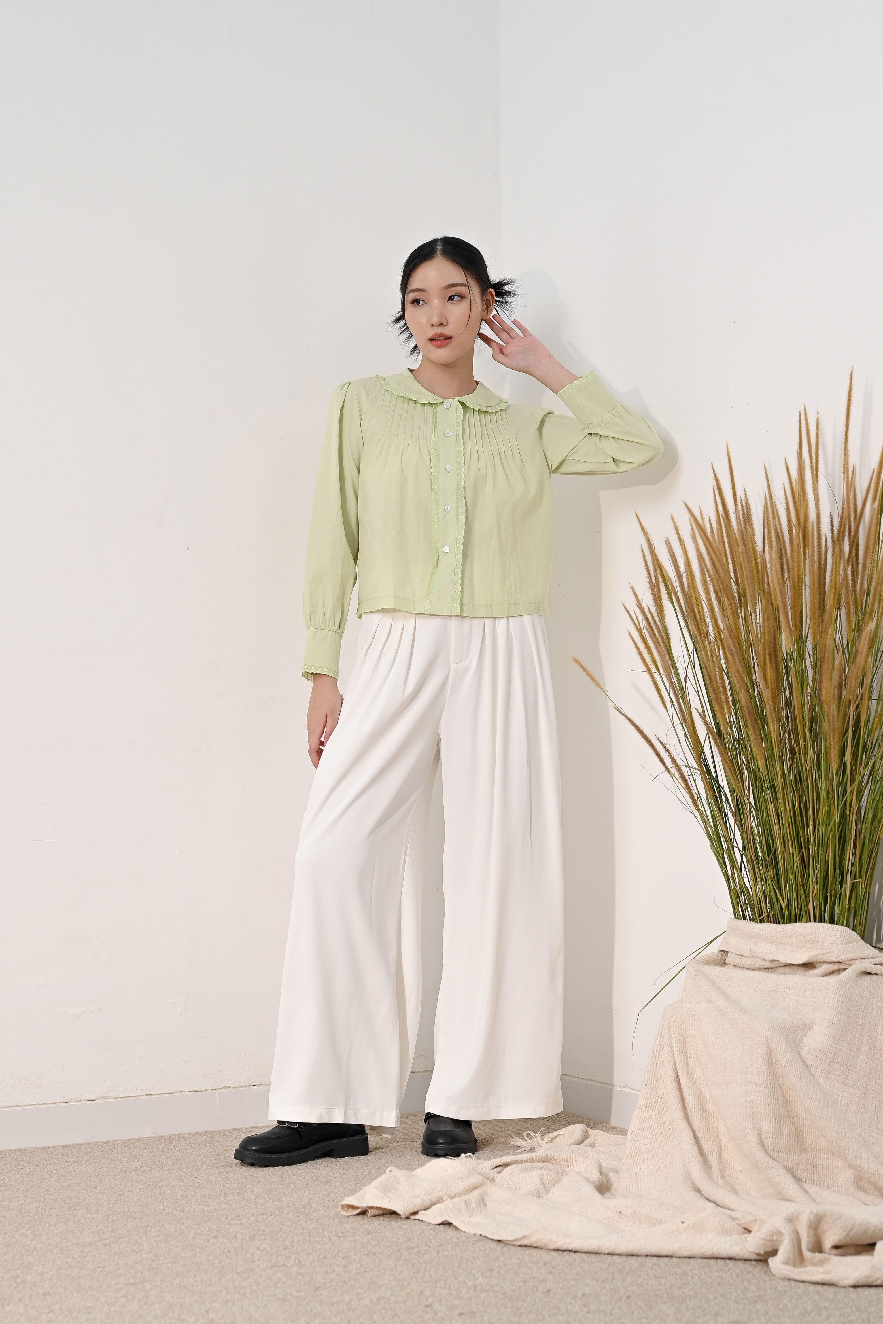 Eva Embroidery Outline Shirt - Origin Fashion