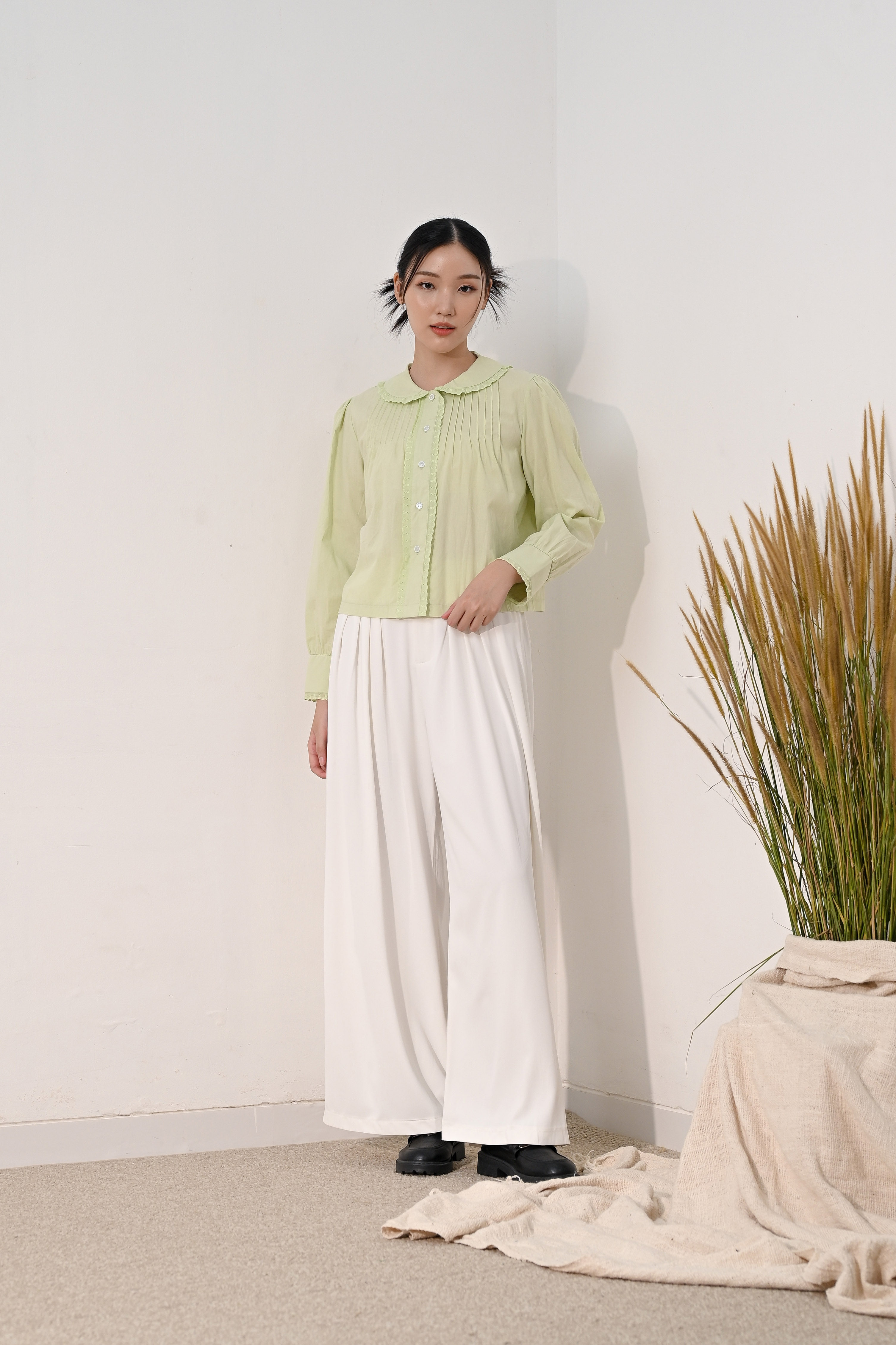 Eva Embroidery Outline Shirt - Origin Fashion